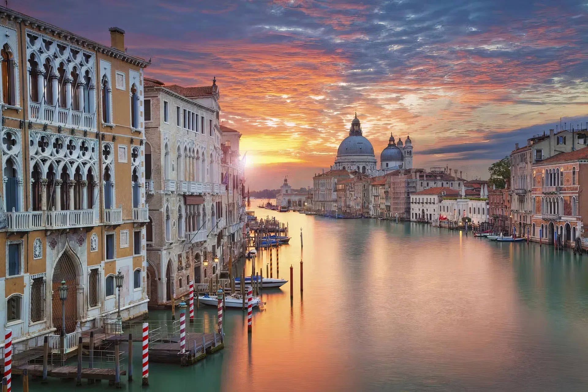 Venetian Views | LuxGive
